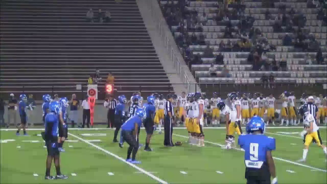 Tyler Football Live: Tyler Lions and Highland Park Q2 - YouTube