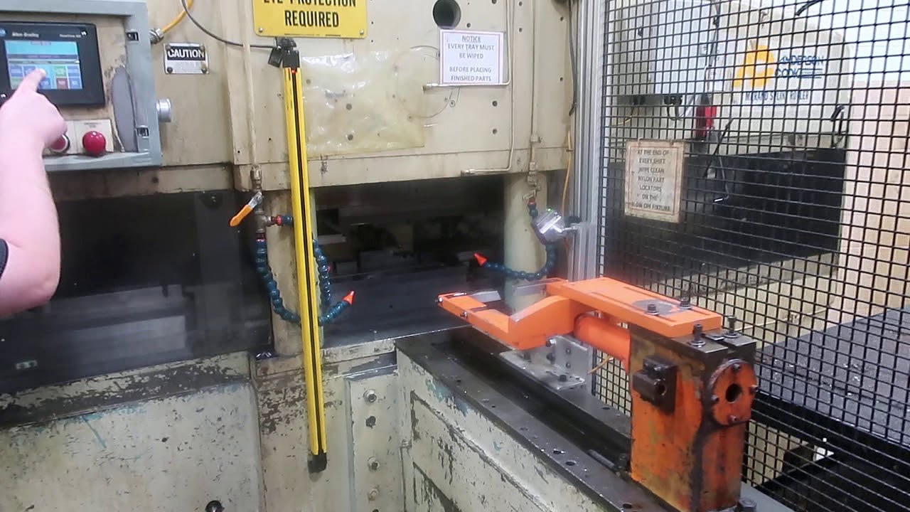 ANDERSON COOK MODEL 350E AC SPLINE ROLLER S/N 329 - YouTube