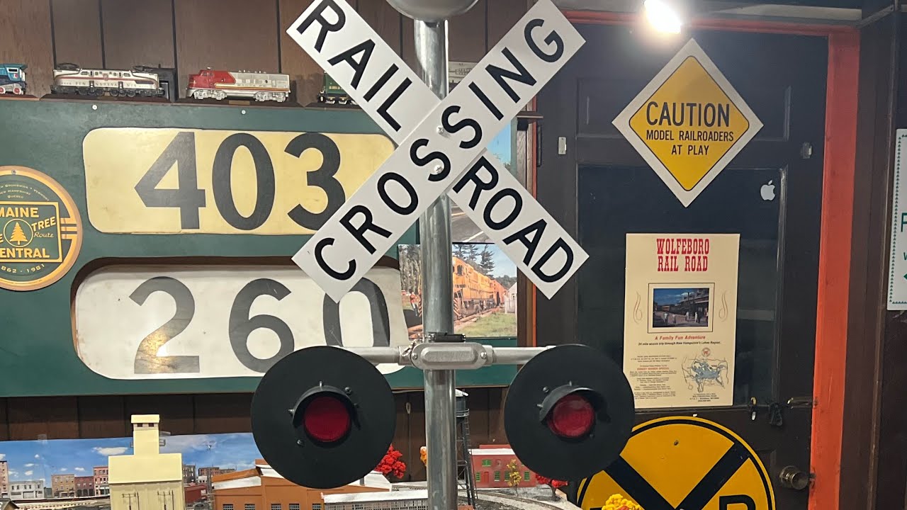 Backyard railroad crossing signal: taking a look at the new signal for ...