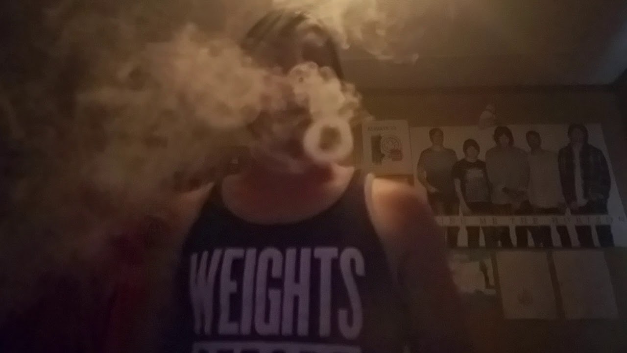 Jacob- Snyder Vapes// Vape trick Session - YouTube