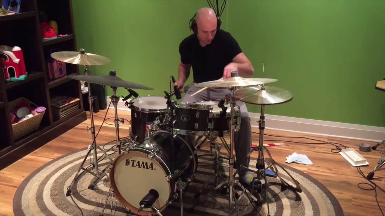 Drum solo - using Gary Chaffee stickings and linear phrases - YouTube