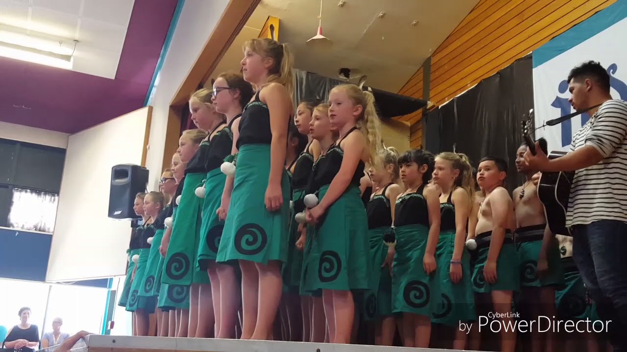 Tawa intermediate kapa haka exchange - YouTube