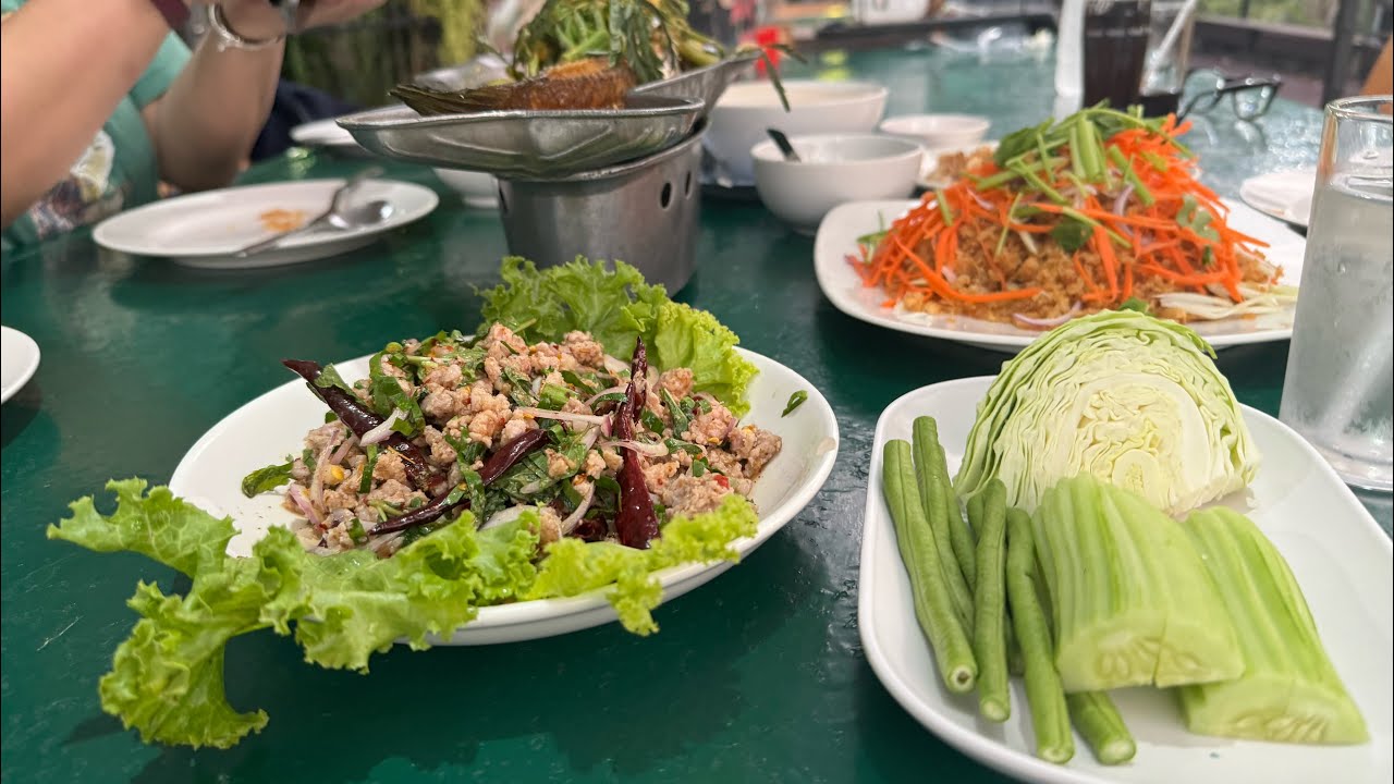 Boonnak Thai Restaurant Authentic Thai cuisine Blackpool - YouTube