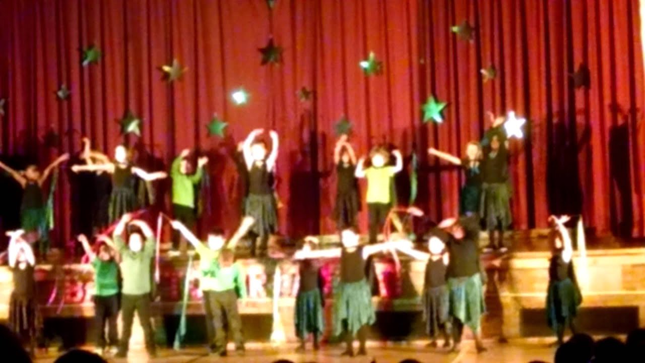 Claire - 1st grade show "Defying Gravity" - YouTube
