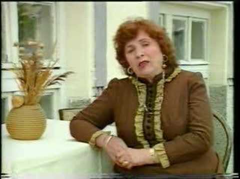 Vaska Ilieva - Sestra Brata Moli Za Vecera - Macedonian Folk