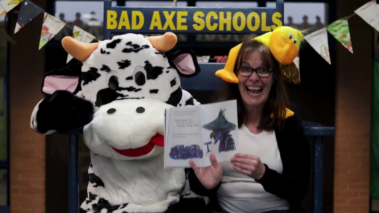 Story Time for Little Hatchets - "Dooby Dooby Moo" - YouTube