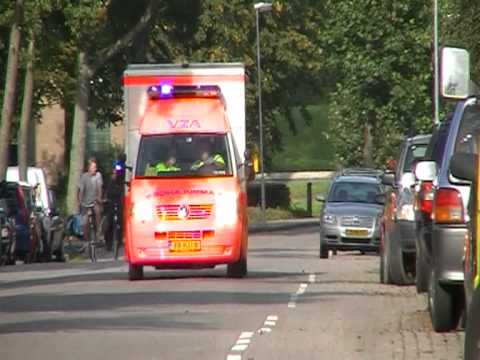 A1 VZA AMBULANCE 13-199 MET SPOED IN MONNICKENDAM - YouTube