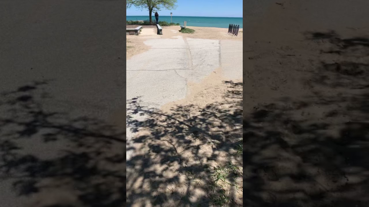 At the beatch - YouTube