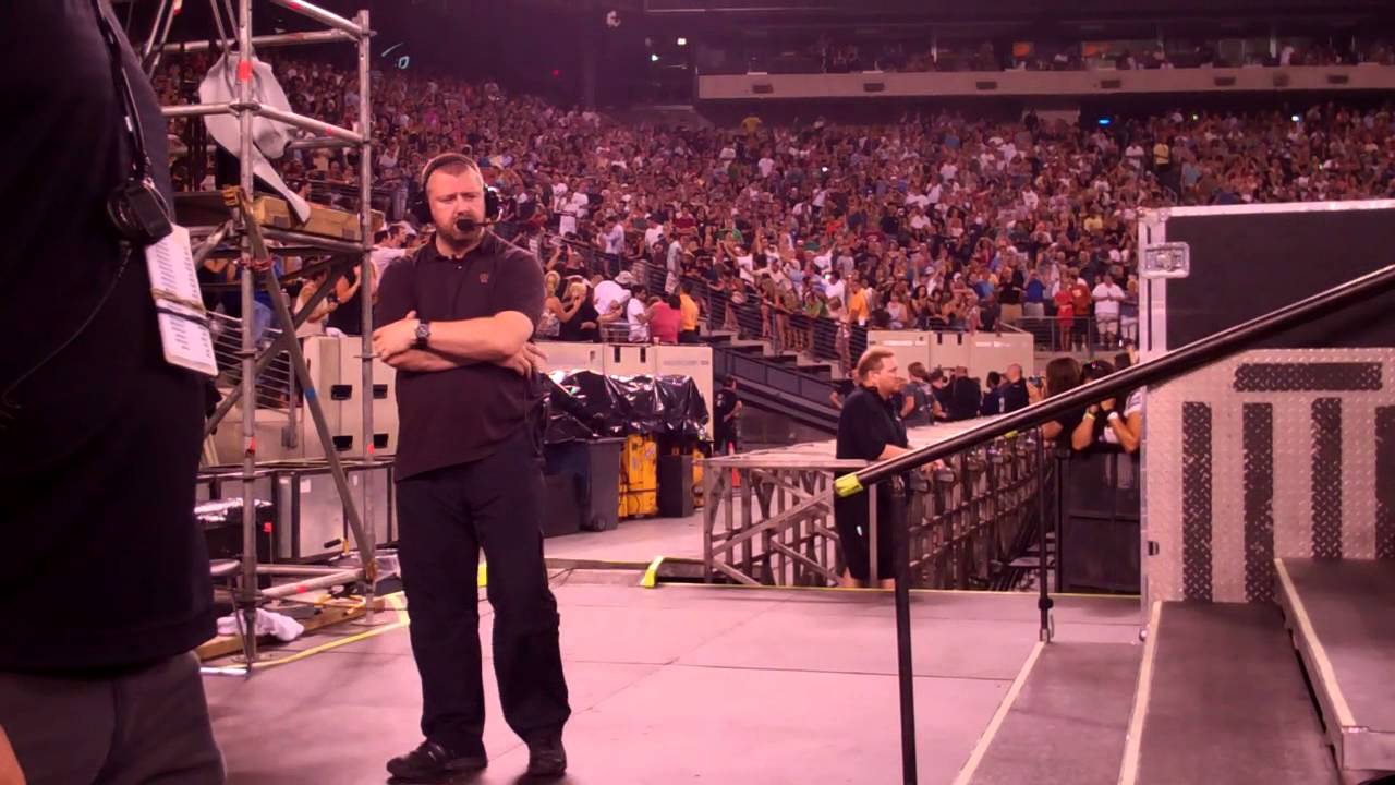 Neil Power Back Stage @ U2 360 Tour Giant Stadium New York - YouTube