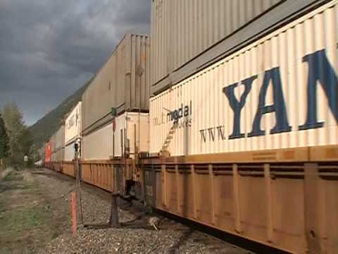 4-27-12 -A Mini Hornshow- [CP] 8795 leads A Intermodal Train East At ...