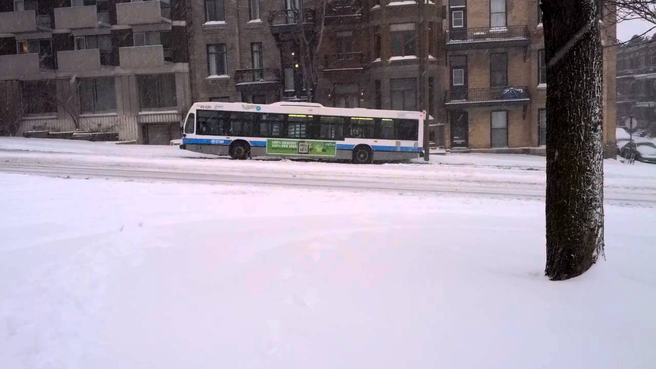 Bus spinning - YouTube