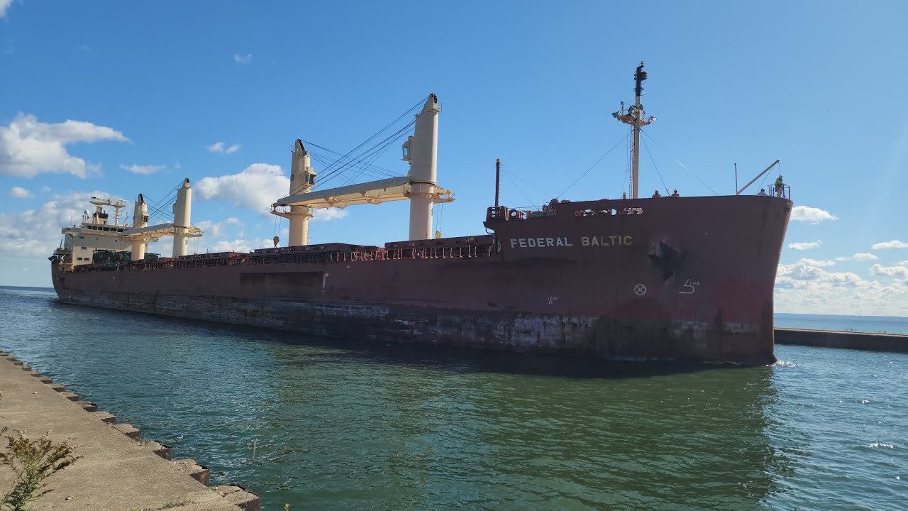 Bulk Carrier Federal Baltic Arriving at Hamilton Harbour • October 8 ...