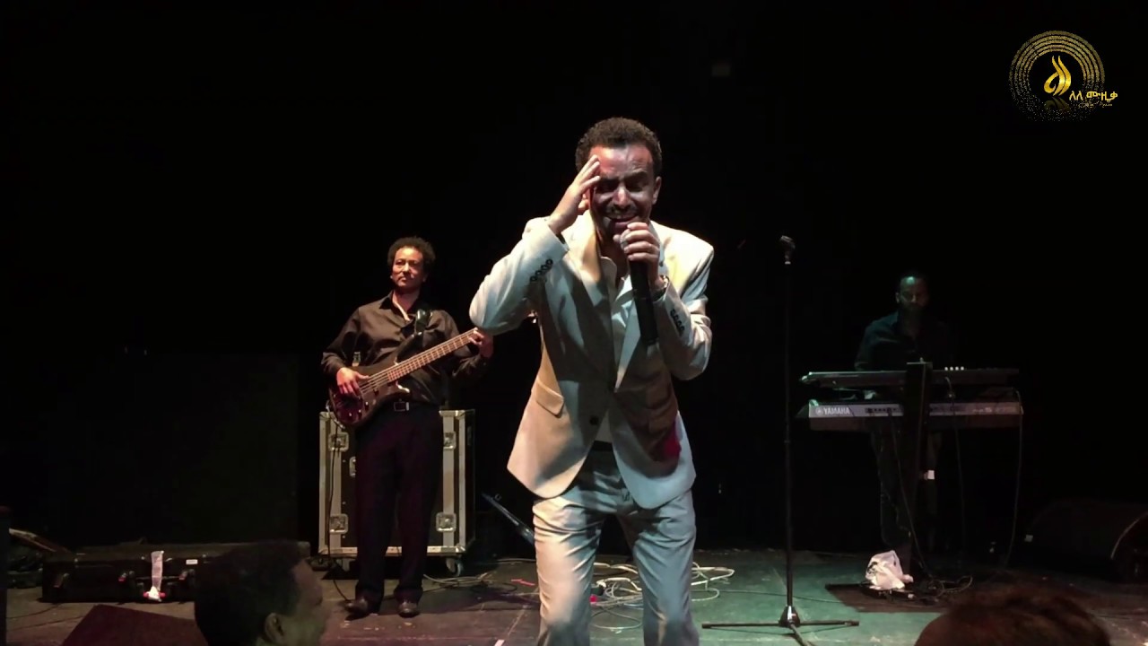 The Talented Abinet Girma (Tinishu Tilahun) - የጥላሁን ገሰሰን ሙዚቃ ሲያቀርብ ...