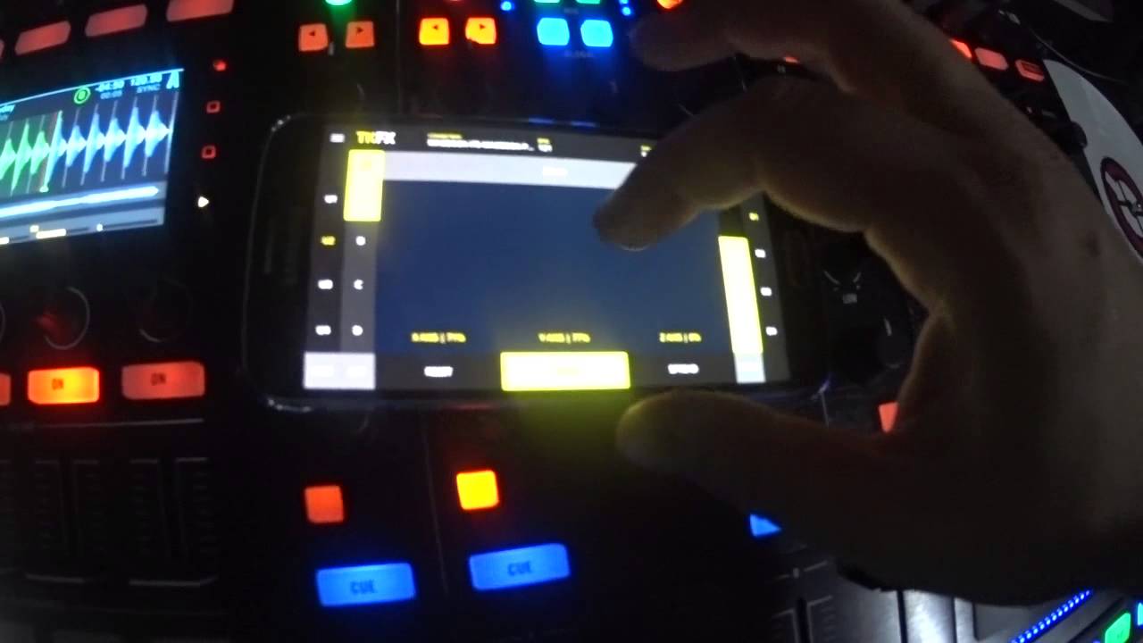 Traktor FX using phone with TKFX app - YouTube
