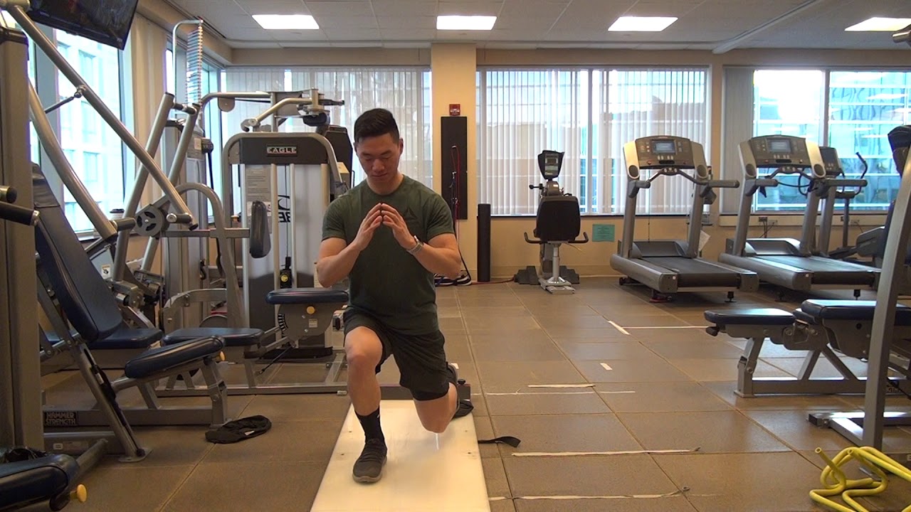 Slideboard Lunge Retro - YouTube