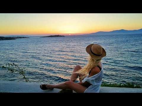 Είσαι Θεός....ήλιος καλοκαιρινός - Γιάννης Πάριος - YouTube