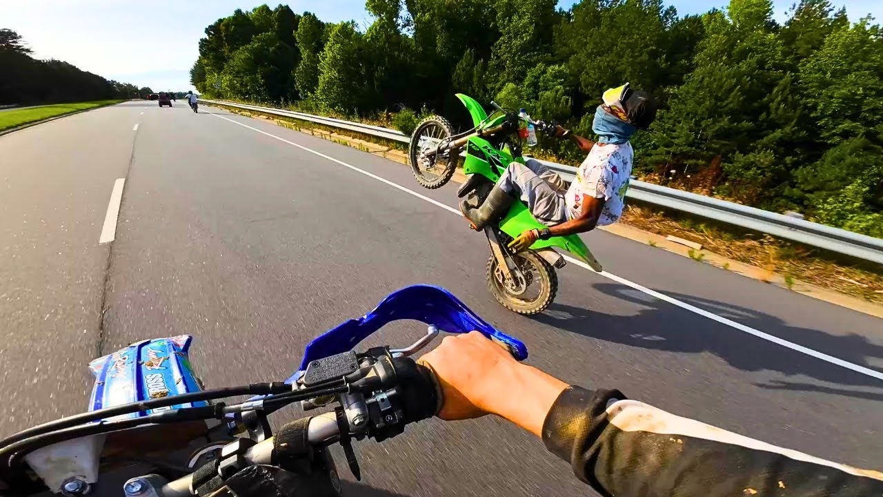 Motocross Goon vs Wheelie Boyz! - YouTube