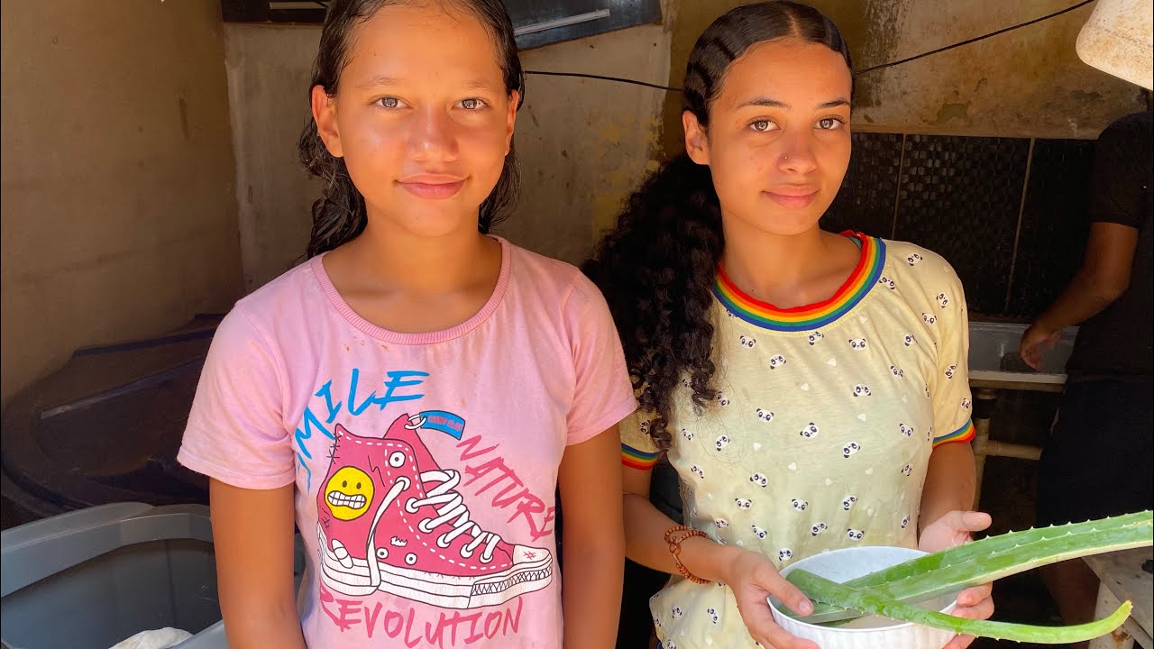 ANGELINA FAZENDO HIDRATAÇÃO COM BABOZA NO CABELO DA MARIA - YouTube