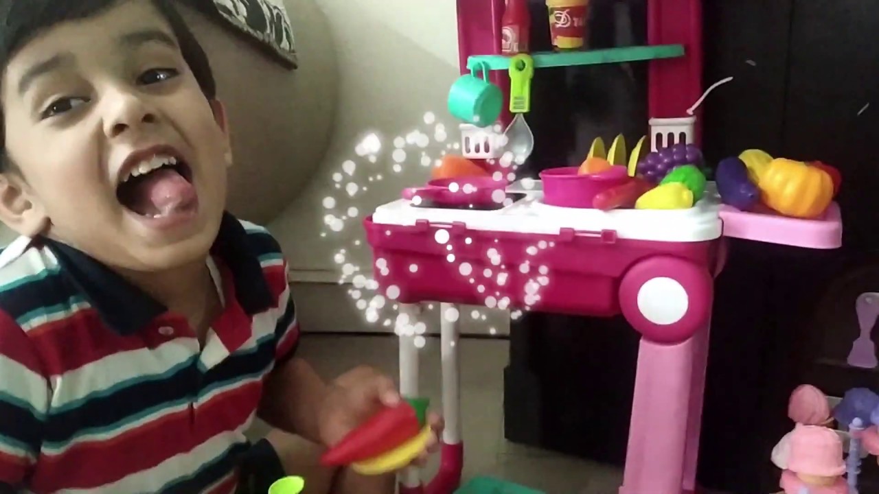 TOY's Showcase Hottest New Kids Toys. - YouTube