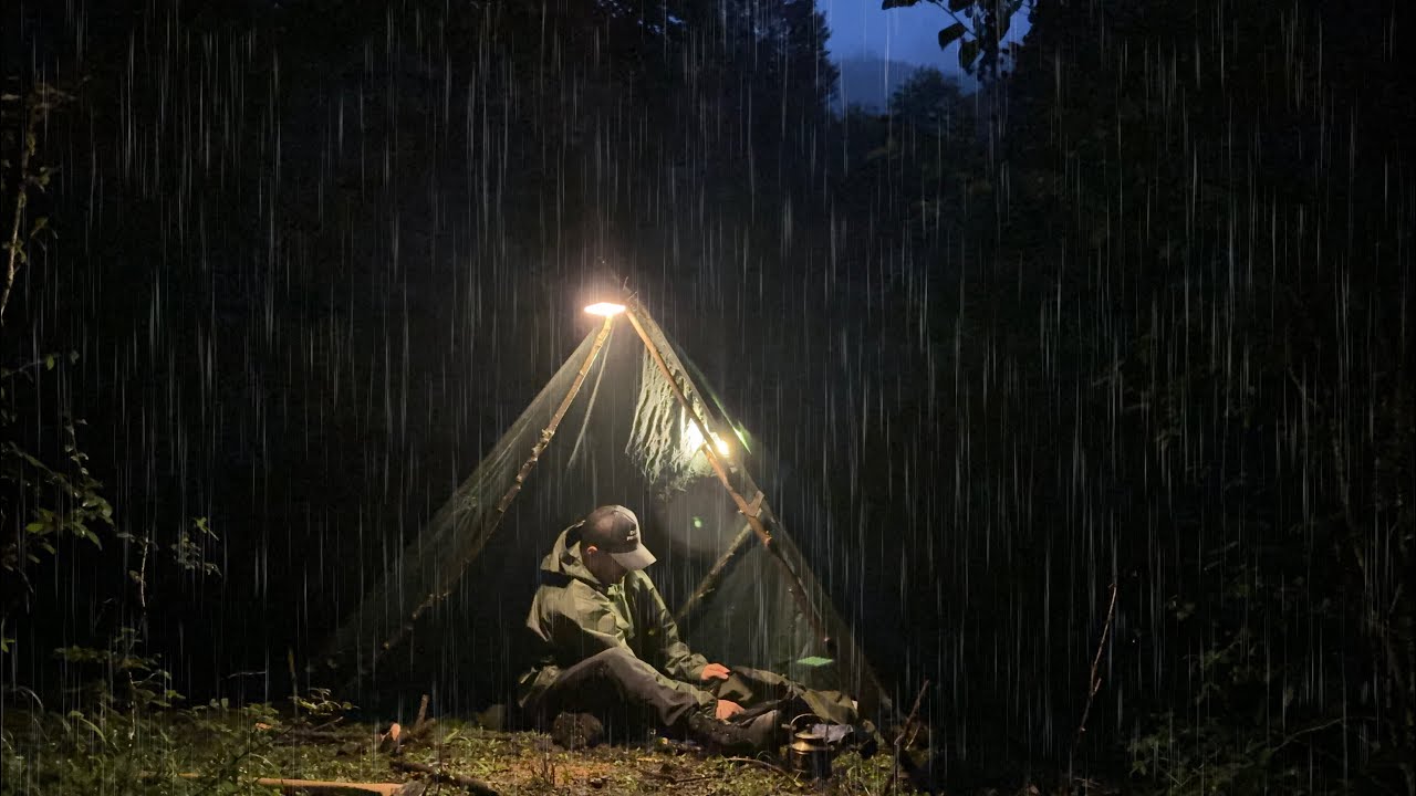 Survival in the jungle with storm and heavy rain - YouTube