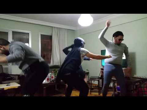 ALKOL ŞİŞEDE DURDUĞU GIBI DURMUYOR!