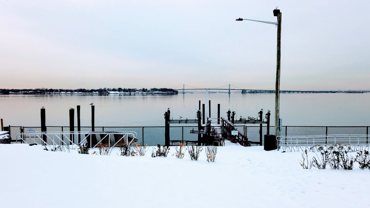 Long Island Snow Walk - A Tiny Beach by Little Neck Bay | December 2020 ...