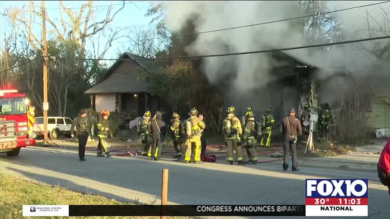 2 people escape house fire on Congress Street - YouTube
