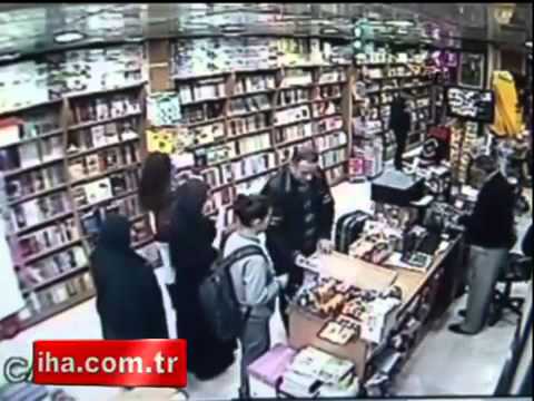 Esenler'de Genç kız, iki kadını aynı anda soydu