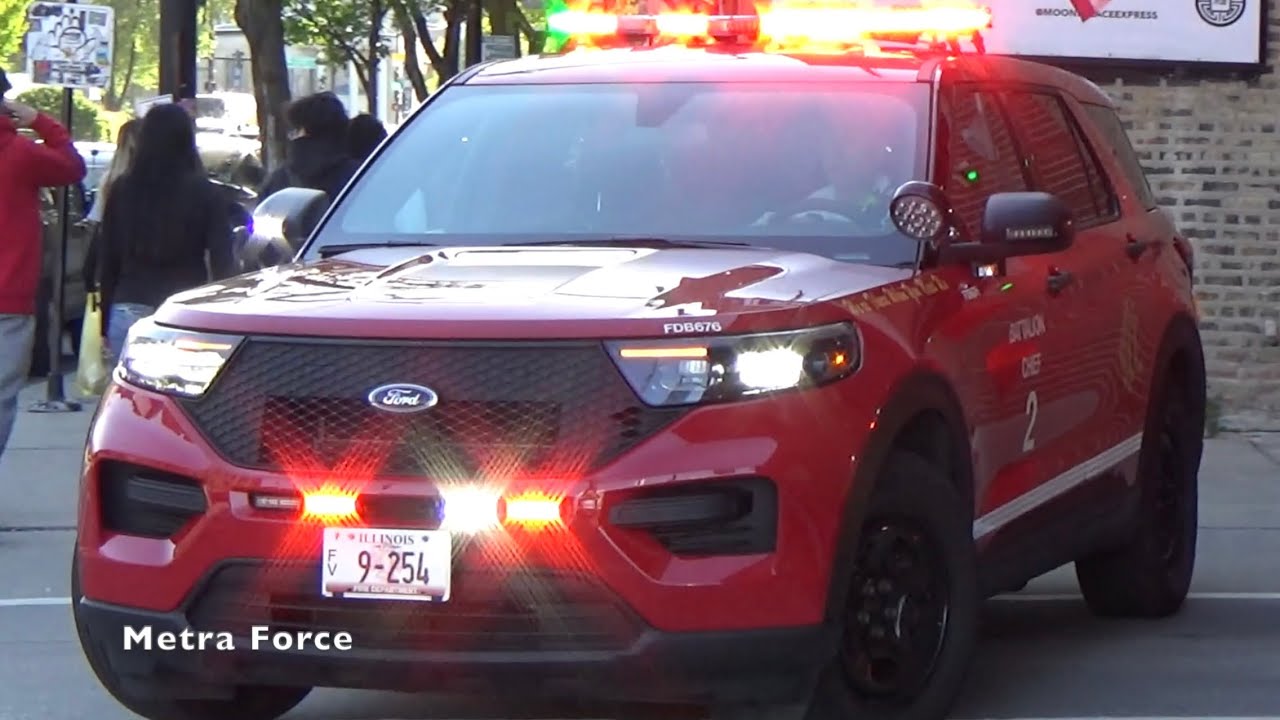 Chicago Fire Dept Battalion 2, Engine 8, & Truck 4 Responding - YouTube