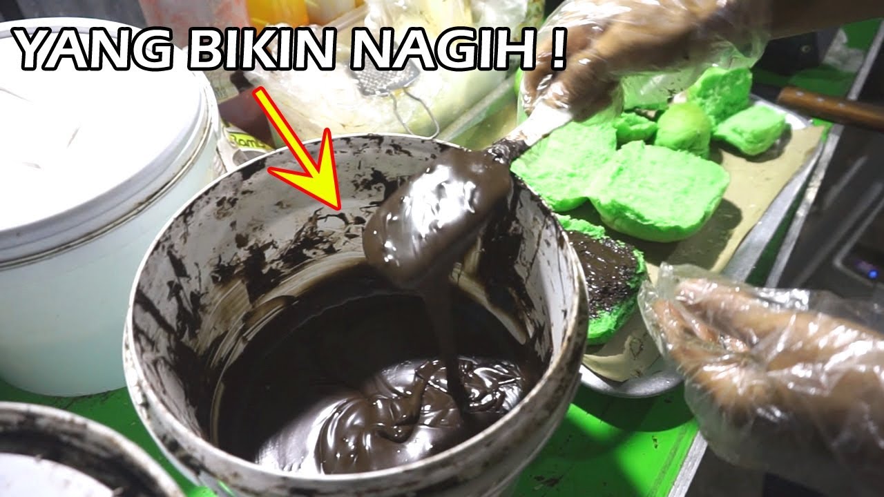 NYOKLAT BANGET ! "ROKUPANG" ROTI KUKUS PANGGANG - INDONESIAN STREET ...
