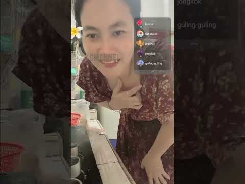 Tante idaman gw nih.. udah gemoy manis pake daster masak disapur