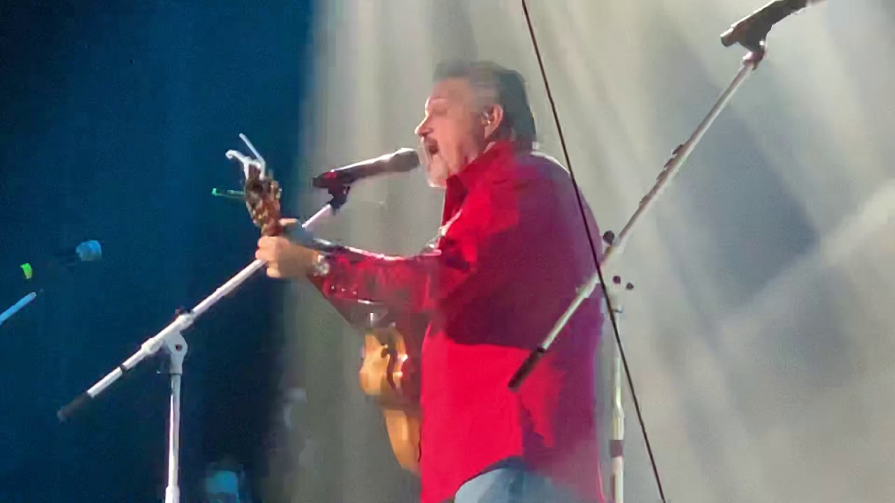 Diamond Rio Holiday & Hits Tour LIVE Pikeville, KY “Meet in the Middle ...