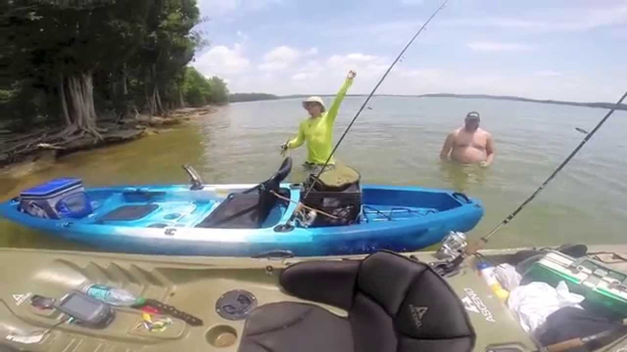 Man Falls Out of Kayak Trying To Stand Up - YouTube