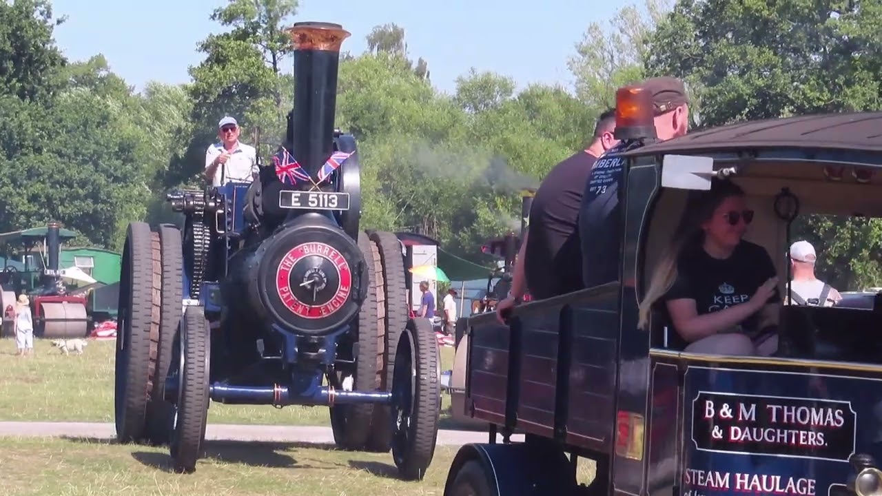 On the move! Traction Engines heading for the arena - Astle Park ...