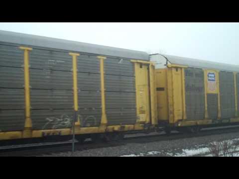 BNSF 5843 Auto Train w/ KCS Southern Belle - YouTube