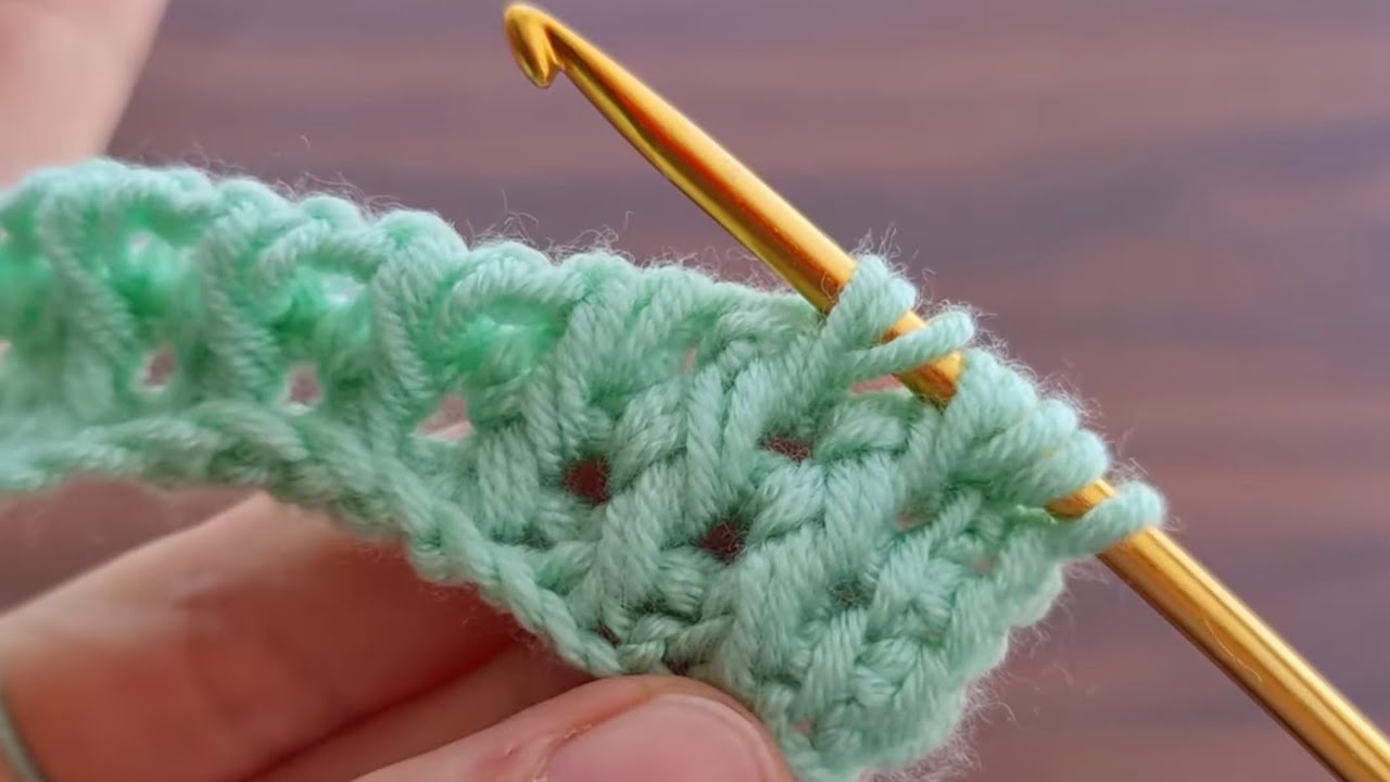 Míralo es el punto alto en relieve en crochet tunecino tejido paso a ...