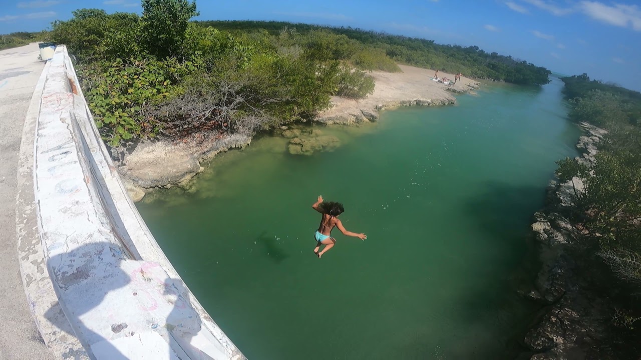 CARABEANZ JUMPING BRIDGE in Sugarloaf Key-Florida Keys!! - YouTube
