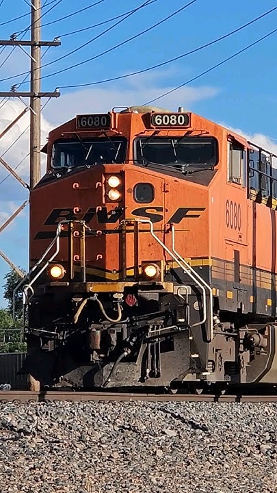 BNSF 6080 Leader! - YouTube