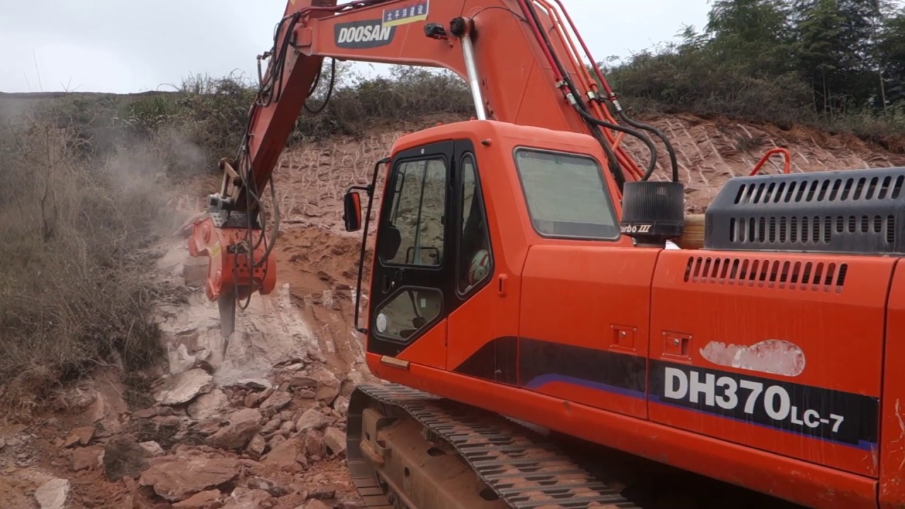 Why you should use hydraulic vibro ripper excavator hammer? - YouTube