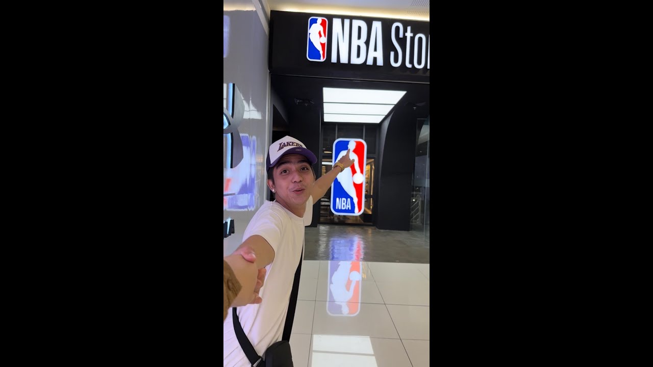 NBA STORE SA MOA - YouTube