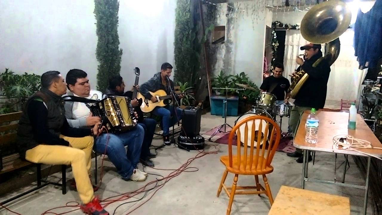 Gente de rancho!! Se volvió a pelar mi apa - YouTube