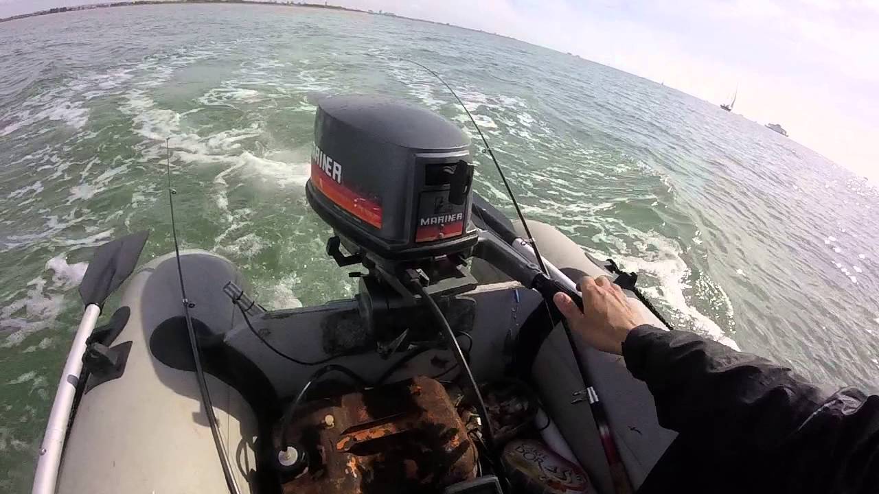 Mariner 5 hp at the Solent - YouTube