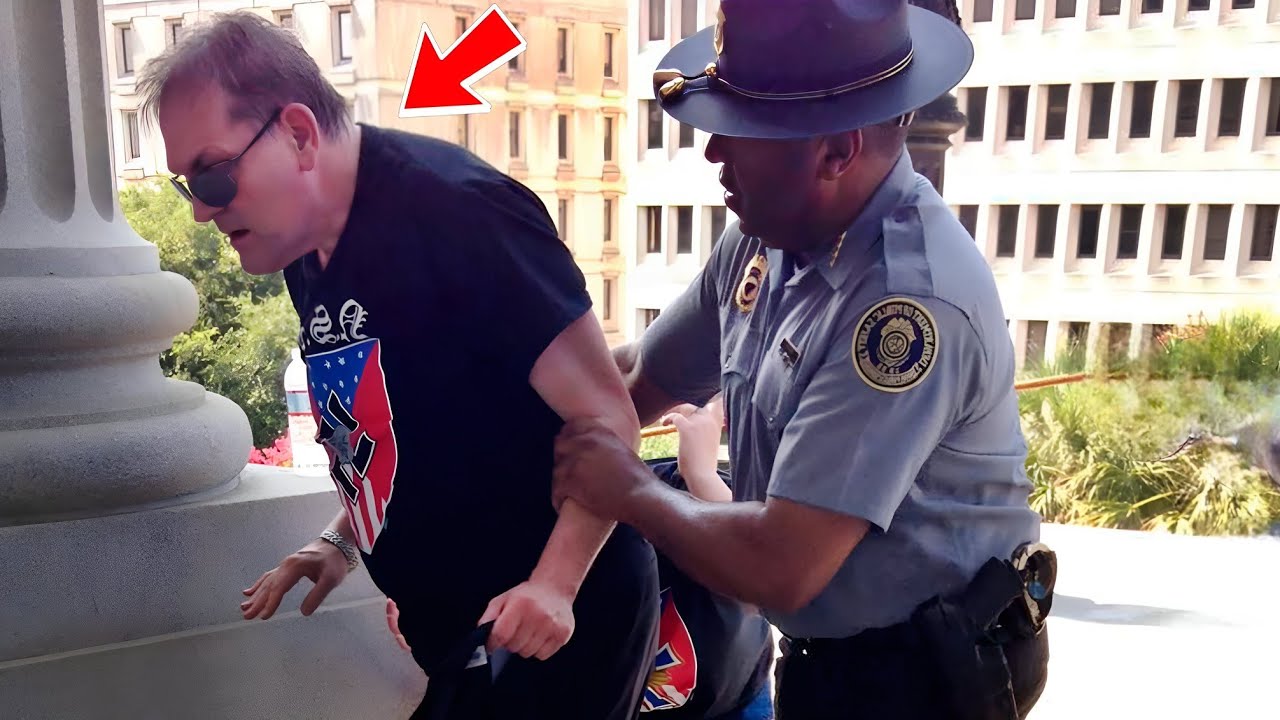 Manager Kicks Old Man Out Of Mall, Then An Angry Cop Brings Him Back ...