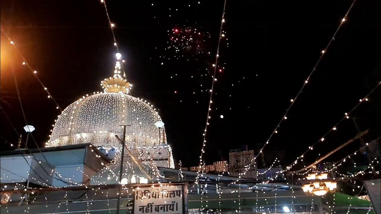 Khwaja ke karam se meri har baat bani hai - YouTube Music Khwaja ke karam se meri har baat bani hai - YouTube Music