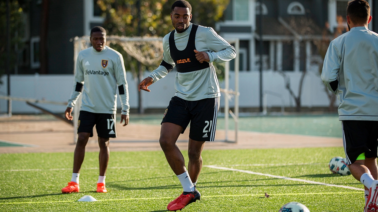 Mic'd up: Aaron Maund - YouTube