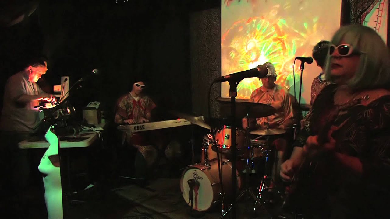 Gary Wilson "New York Surf" Live @ The Void Chords - Chordify
