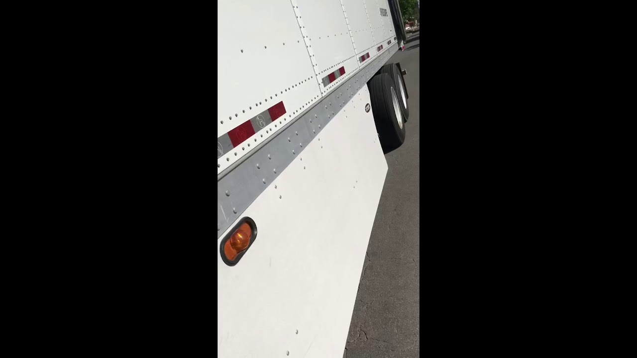 Drivers clean your trailers out - YouTube