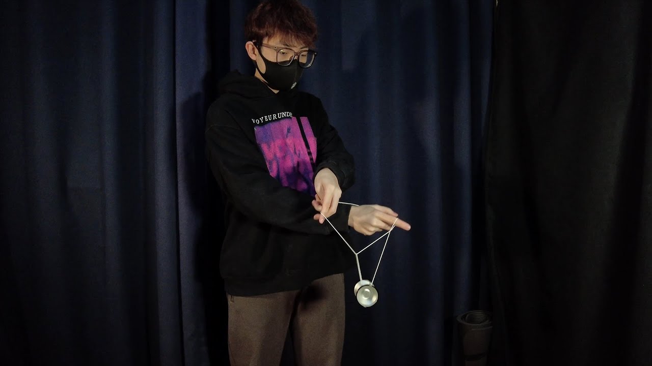[YoYo Tutorial] Cross Arm Triangle Trick - YouTube