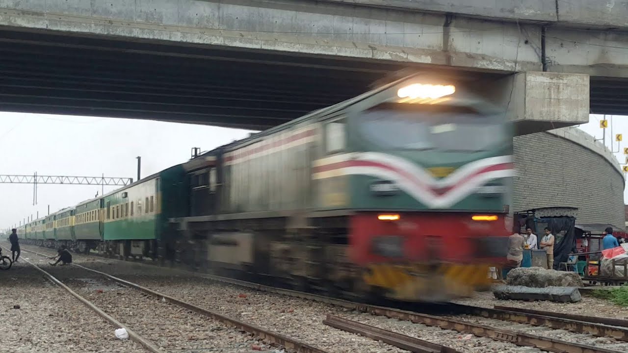 Pakistan Railways High Speed Train Pak Business Express & Beautiful ...