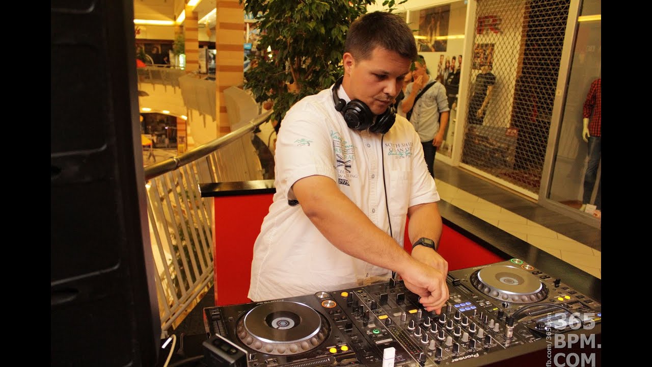 Dj Beeboy - Corona Extra Dj verseny, Békéscsaba (2015-09-25) - YouTube